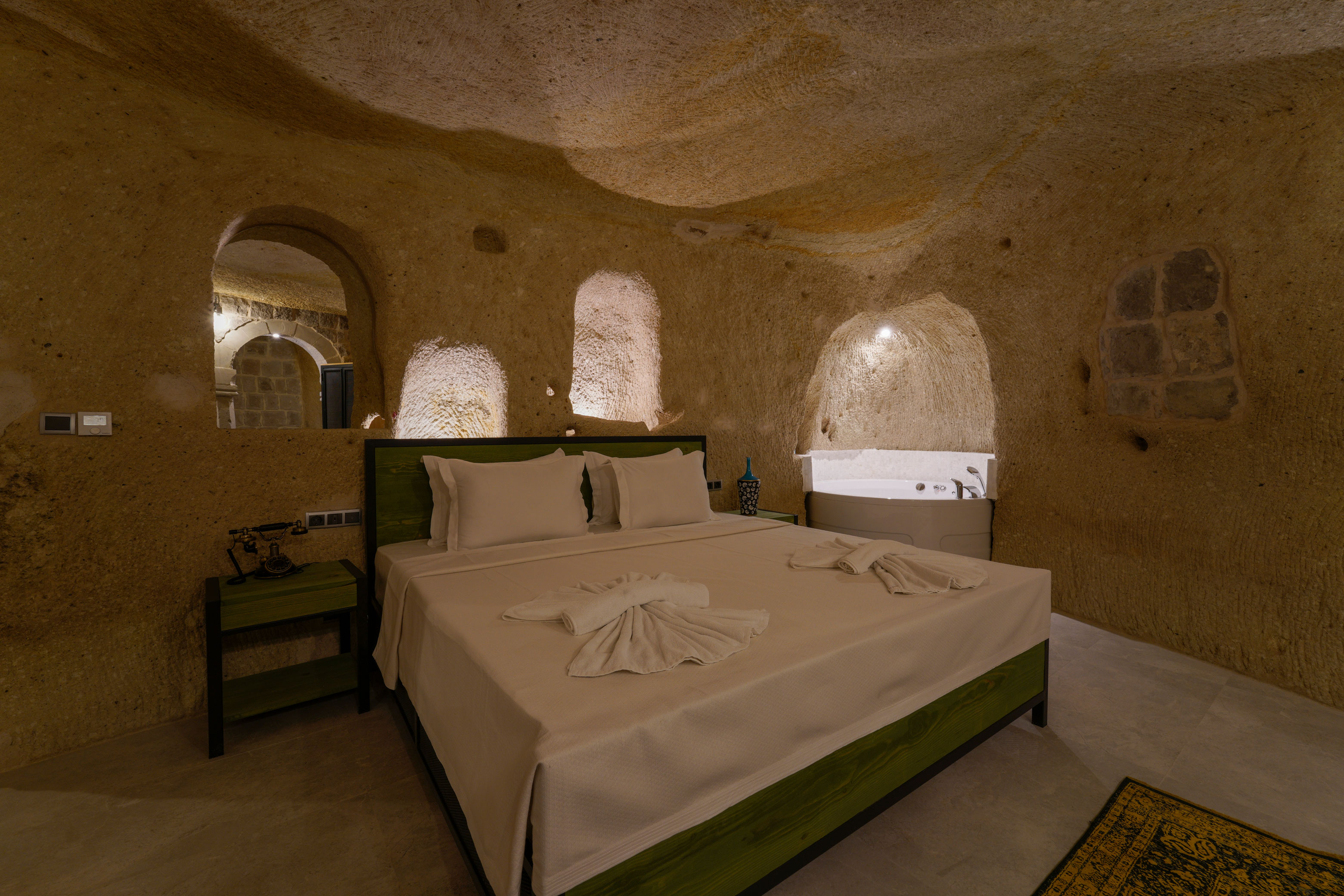Exclusive Cave Suite Room